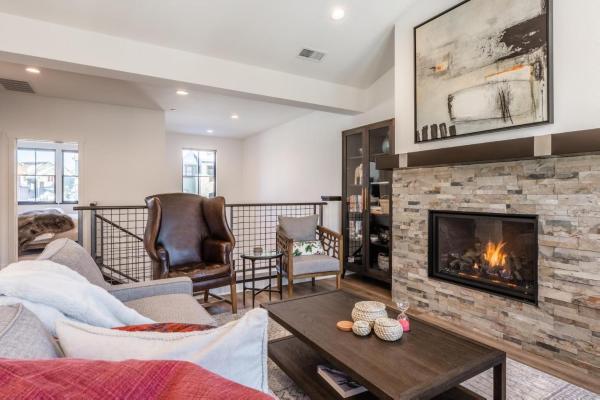 Creekhouse 1553 - Mammoth Lakes, CA