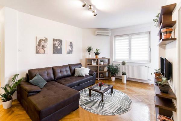 Modern Living Apts - Botanica - Private Parking - Novi Sad