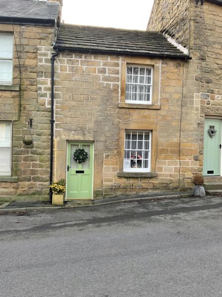 Carr’s Cottage Eyam Peak District, - Hathersage
