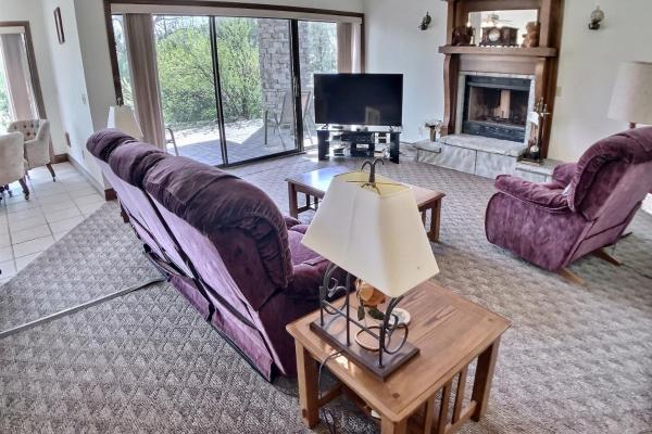 Stone Decks Lodge - Eureka Springs, AR