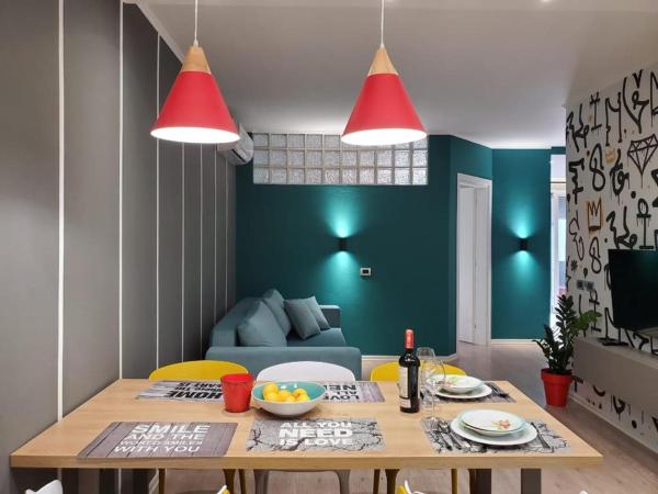 Helga’s Deluxe 3 Apartment - Tirana