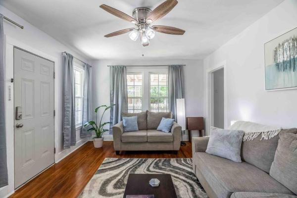 3 Br Hillcrest Home With Fully Fenced Backyard - North Little Rock, AR