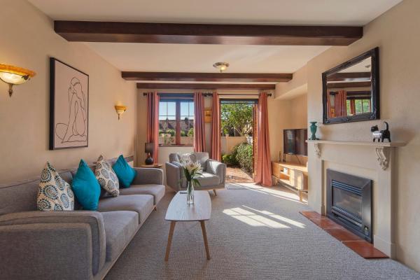 The Village Green Apartment - South Island