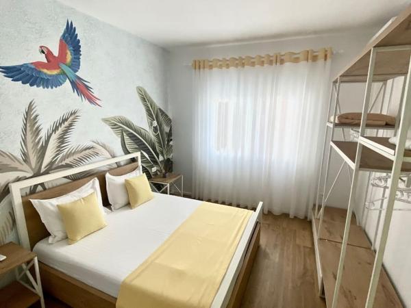 Casa Roi, Yellow Apartment In The Heart Of Blloku - Tirana