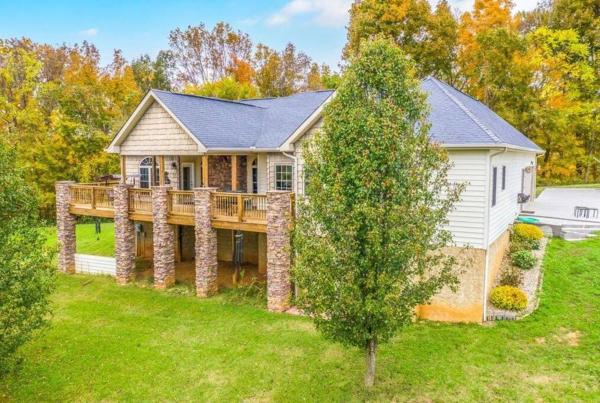 Peaceful/fun Mountain View Cabin In East Tennessee - 布萊恩