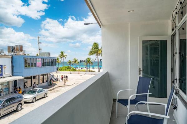 Beachfront Bloos 2 Units Ocean View Balcony Units 1 And 2 - Tamarac