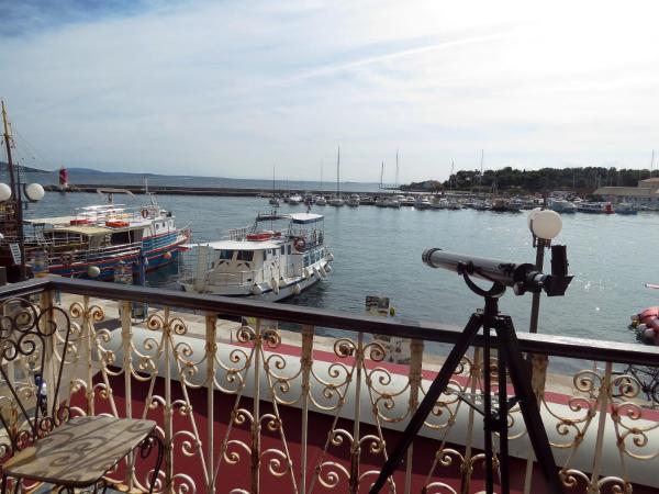 Seaside Apartment - Cres