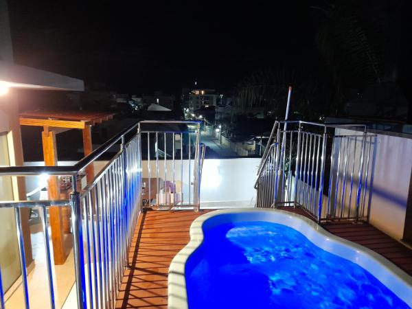 Cobertura Com Piscina Privativa Em Bombinhas - Bombinhas