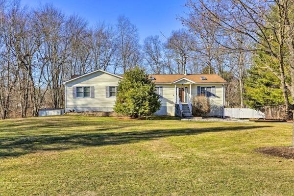 New Paltz Apt - 11 Mi To Poughkeepsie! - New Paltz, NY