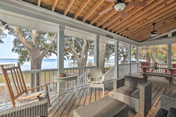 Lakefront Retreat With Game Room And Private Dock! - Lake Moultrie, SC