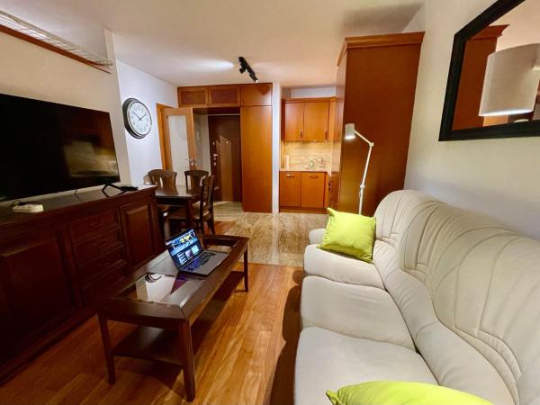 Gold 4 Metro Wifi 65’tv Netflix Hbo Appletv Disney_ - Varsavia