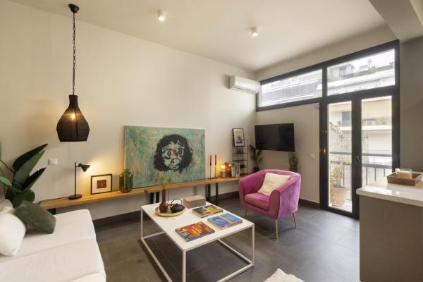 Α Rare Lux Artistic Renv Gem Opposite Emst Museum - Grecia