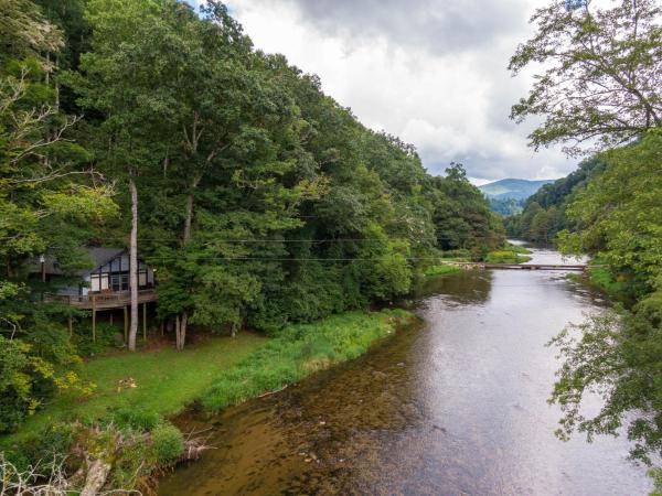 Rivers Edge In Todd - Blue Ridge Mountains