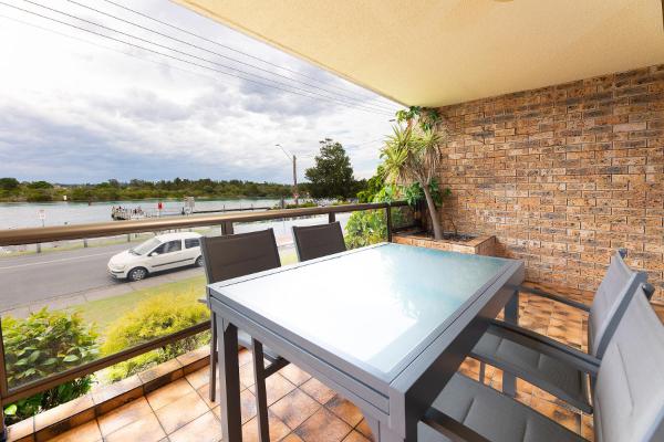 Island View 2 - Forster