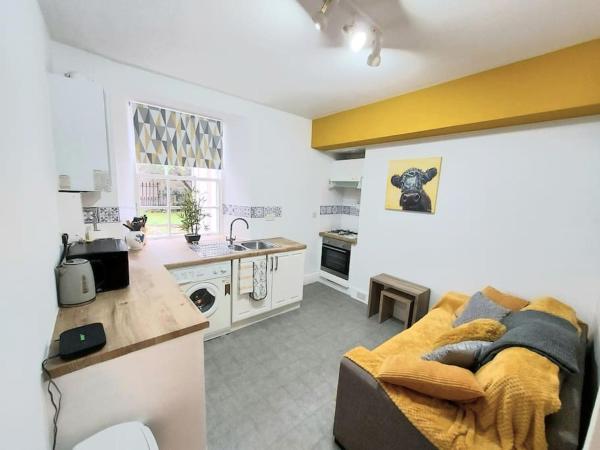 Granite Getaways - The Terrace Below - Aberdeen Airport (ABZ)