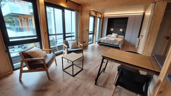 Departamento 2 Ambientes, Cálido Y Luminoso, Con Buena Vista, En El Centro De Sma. 14v5 - San Martín de Los Andes