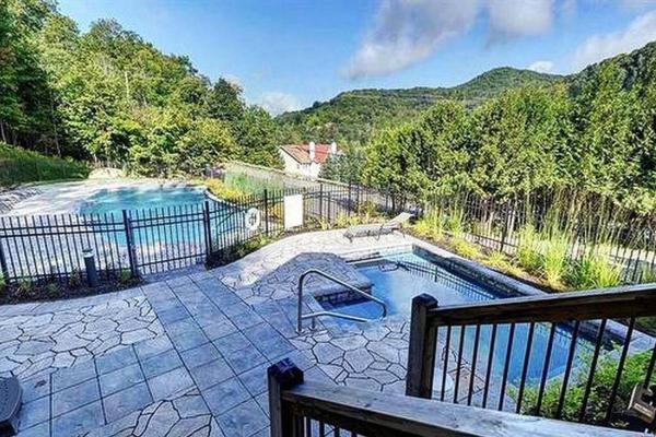 Fully Equiped Condo, Pool And Spa Only In Summer - Mont-Tremblant