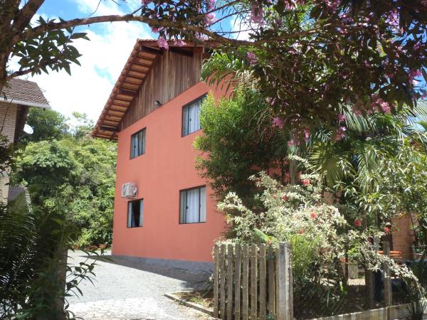 Hostel Dina & Suítes - Blumenau