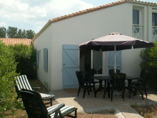 Maison Vendéenne Avec Piscine Proche De La Plage Et Commerces, Animaux Acceptés Sur Demande - Fr-1-476-28 - Vendée