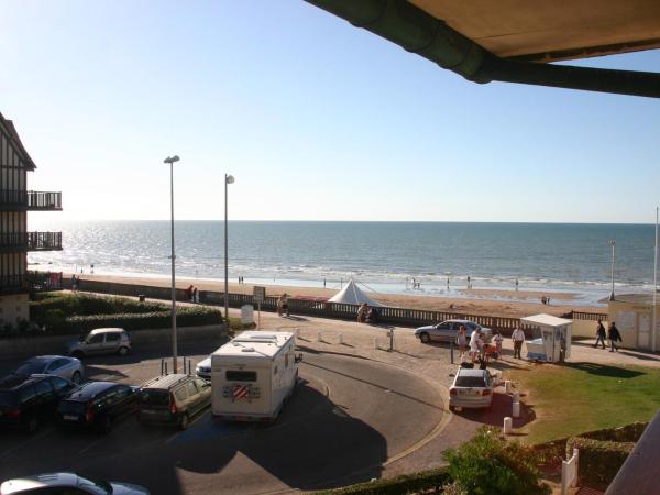 Appartement 3 Pièces En Front De Mer Avec Balcons, à Cabourg, Proche Centre-ville. - Fr-1-487-275 - Cabourg