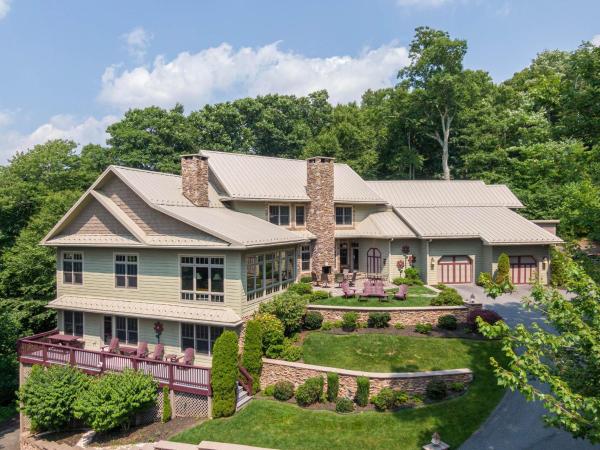 Misty Mountain Hop - North Carolina