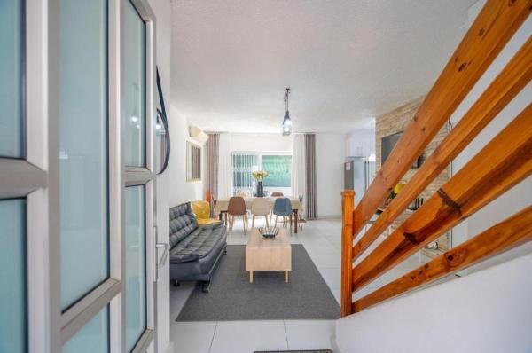 Durban Overport Halaal Accommodation 3v "No Alcohol, Strictly Halaal, No Parties, No Noise, Luxury Apartment, Self Catering "300m From Musjid Al Hilaal" - Durban