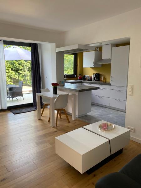 Appartement Met Groot Terras - Boom