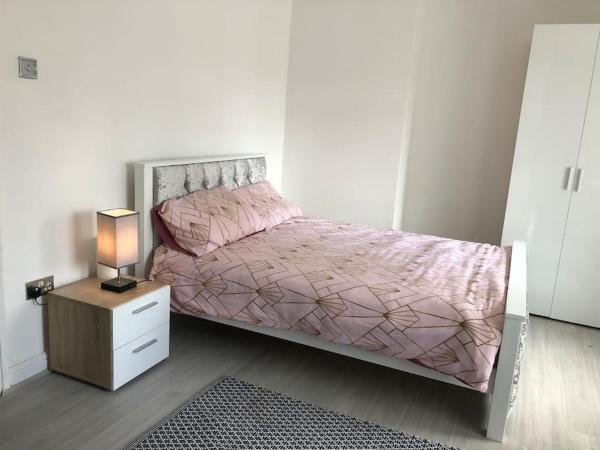 Cosy 3 Bedroom Nec House, Free Wifi, Netflix, Driveway Parking, Sleeps 6, Ideal For Families, Contractors & Corporates, Renovated To High Standard! - Sutton Coldfield
