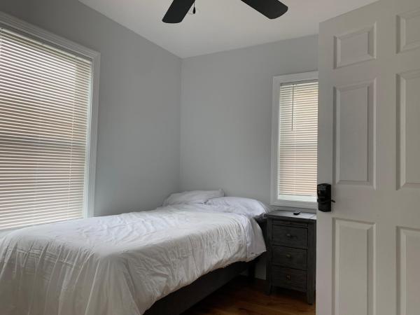 Twin Xl Bed - Boston - Rm 1 - Wakefield, MA