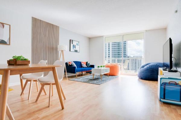 Ocean And City Views Lux Miami Brickell Condo Sleeps 4, King Bed - Coral Gables, FL