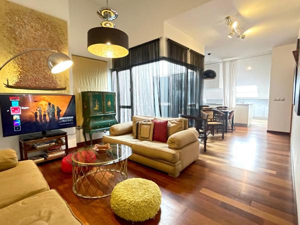 ÁTico En Plaza De La Constitución 3 Bedrooms - Málaga