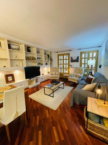 Atico Al Lado Del Ayuntamiento - Oviedo