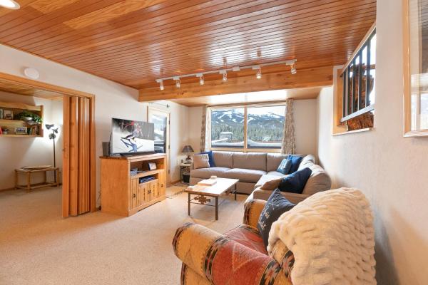 Sunrise Ridge Townhome: Hot Tub, Stunning Views - Breckenridge, CO