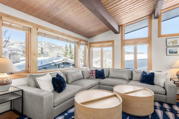Laurelwood Condominiums 411 - Snowmass Village, CO