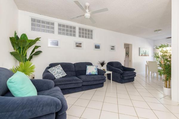 Carinya Gardens 15 - Tuncurry