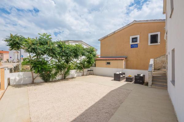 Apartments Ivanusevic - Vir