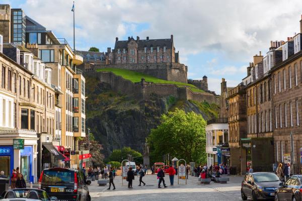 Luxury Modern 3 Bedroom Apartment In City Centre - Edinburgh