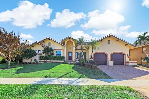 Serene Waterfront Home W/ Pool, Spa, & Water View - Marco Island, FL