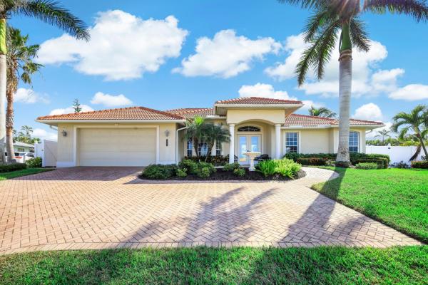 Traditional Inland Home With Pool/spa/steps To Shops - Marco Island, FL