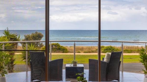 Beach Retreat - Melbourne