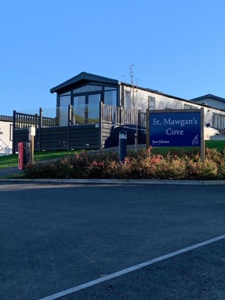 Mawgan Pads Lazy Days Lodge - Saint Merryn