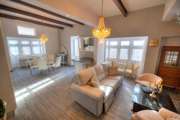 Spectacular Spacious House With Sun Terrace Ilju1-1 - Malta
