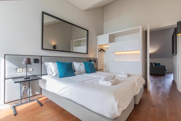 8 Building Apartment 403 T2 - River & Garden View - Campo de Ourique