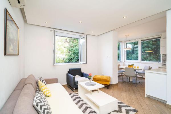 Spacious Two Bedroom Apartment - Dubrovnik