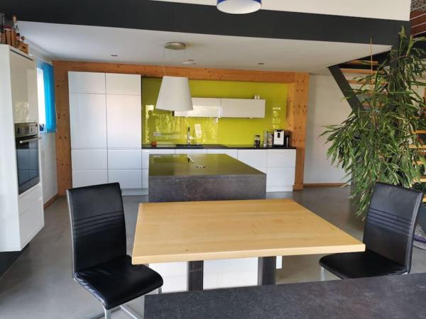 Bungalow Mit 200 Qm Wohnfläche :) - Bavière