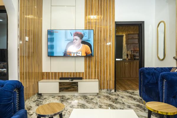 Carve Out A Great Life At Our 2-bed-apartment Fast Wi-fi & 24hrs Power - Nigeria