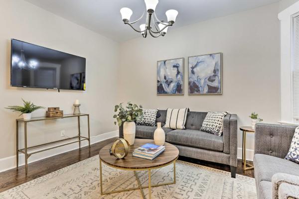 Pet-friendly Newark Townhome Near Airport! - Elizabeth, NJ