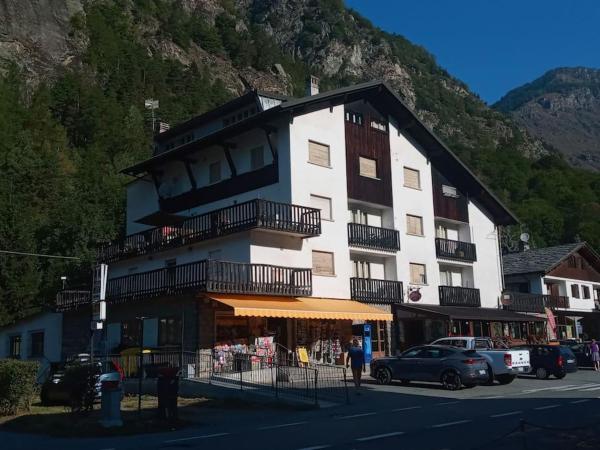 Appartamento Raccolto Con Terrazzo E Parcheggio - Torgnon