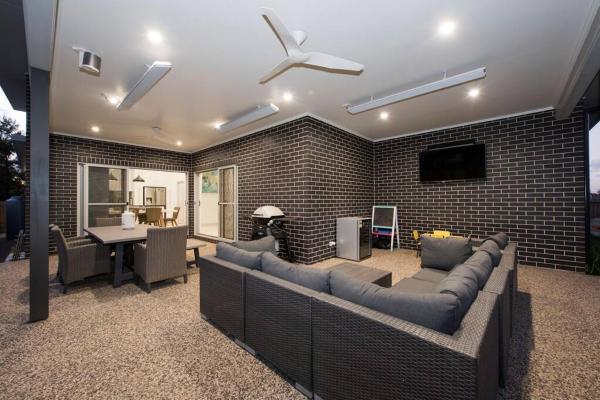 Luxury Meets Modern Along Cudgegong River - Mudgee Airport