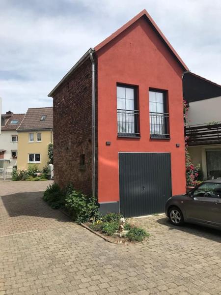 Modernisiertes Gästezimmer Im Ortskern - Bad Homburg